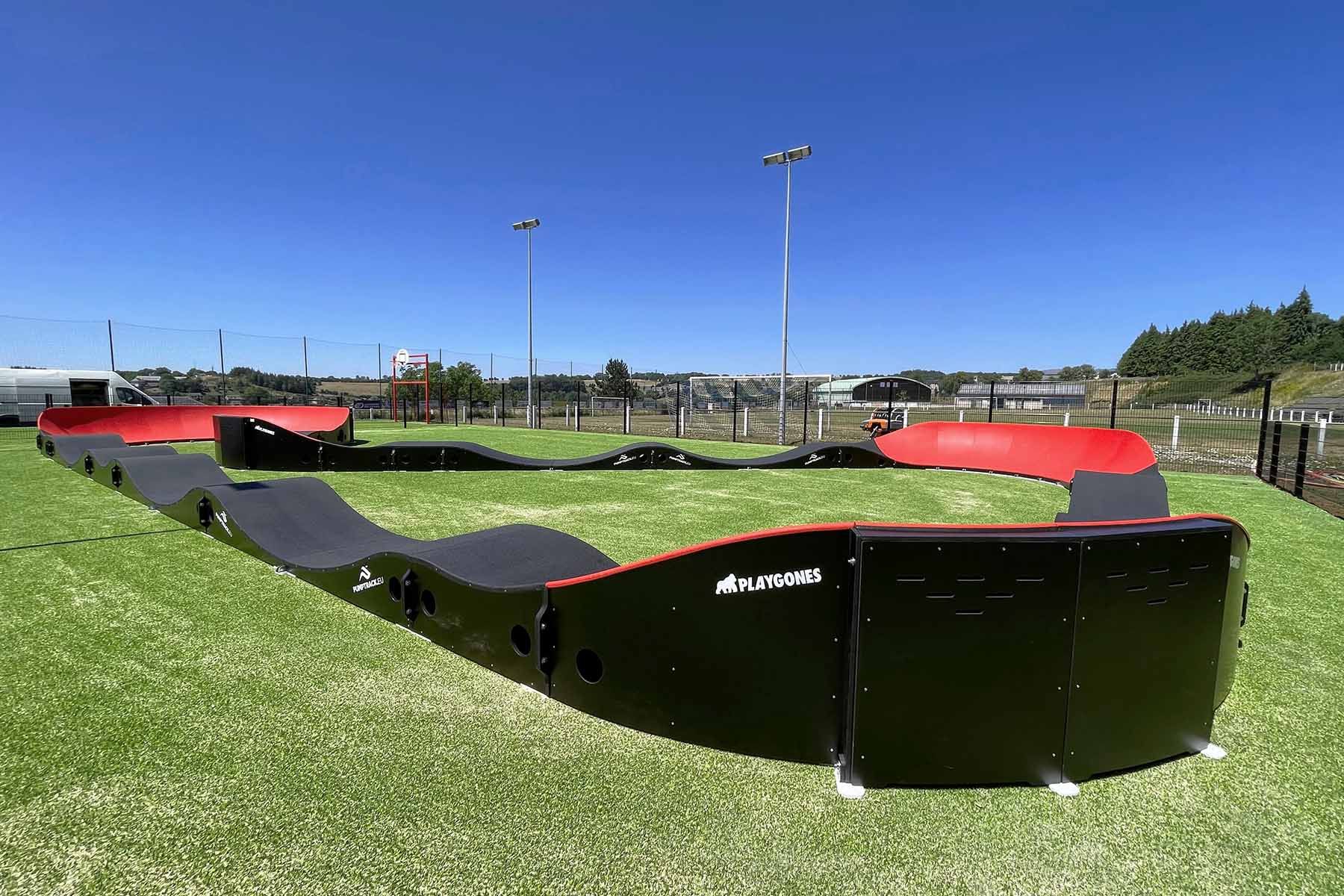 Pumptrack - Pierrefort (Francja) - Pumptracki oraz rowerowe tory.